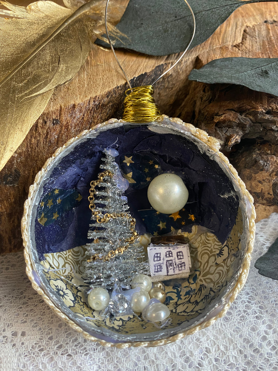 Medium bauble – The Nature Narrator